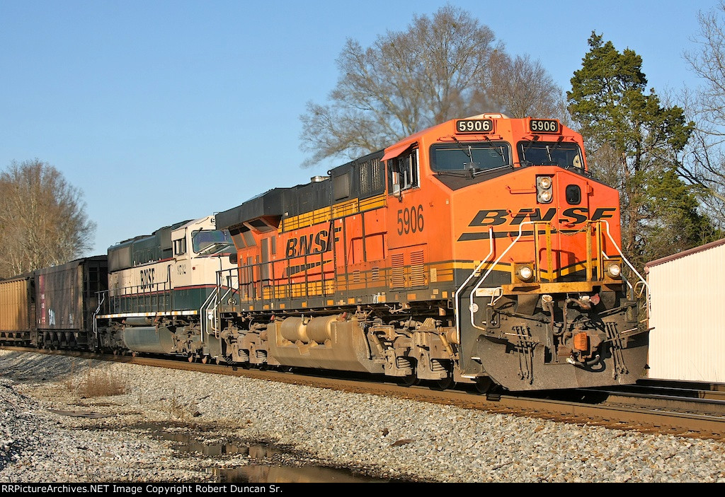 BNSF 5906